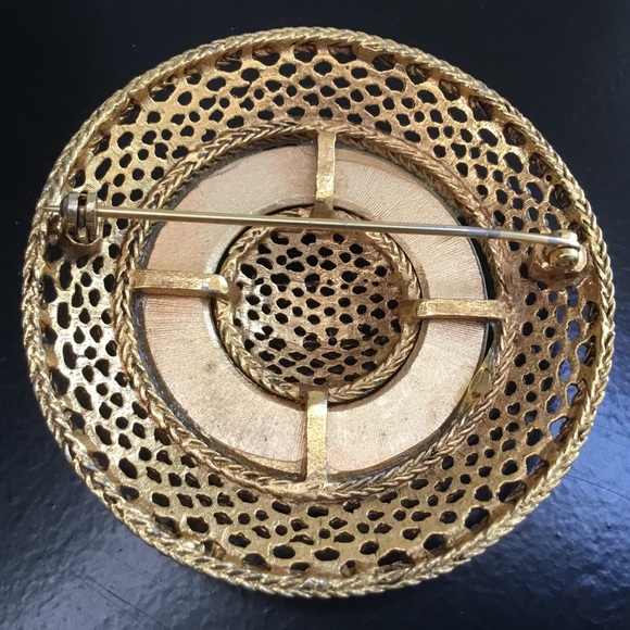 Vintage | Jewelry | Vintage 7s Large Gold Mesh Round Broochpin | Poshmark